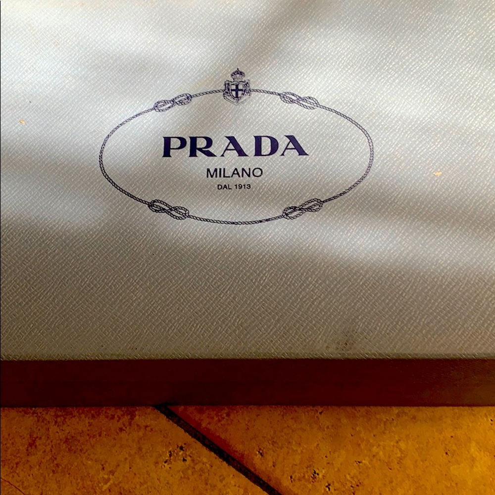 Original Prada Logo Bowl Detail - Gem